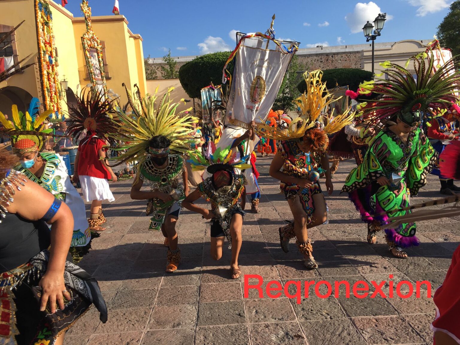 Culminan las danzas de concheros en el Centro Histórico de Querétaro ...