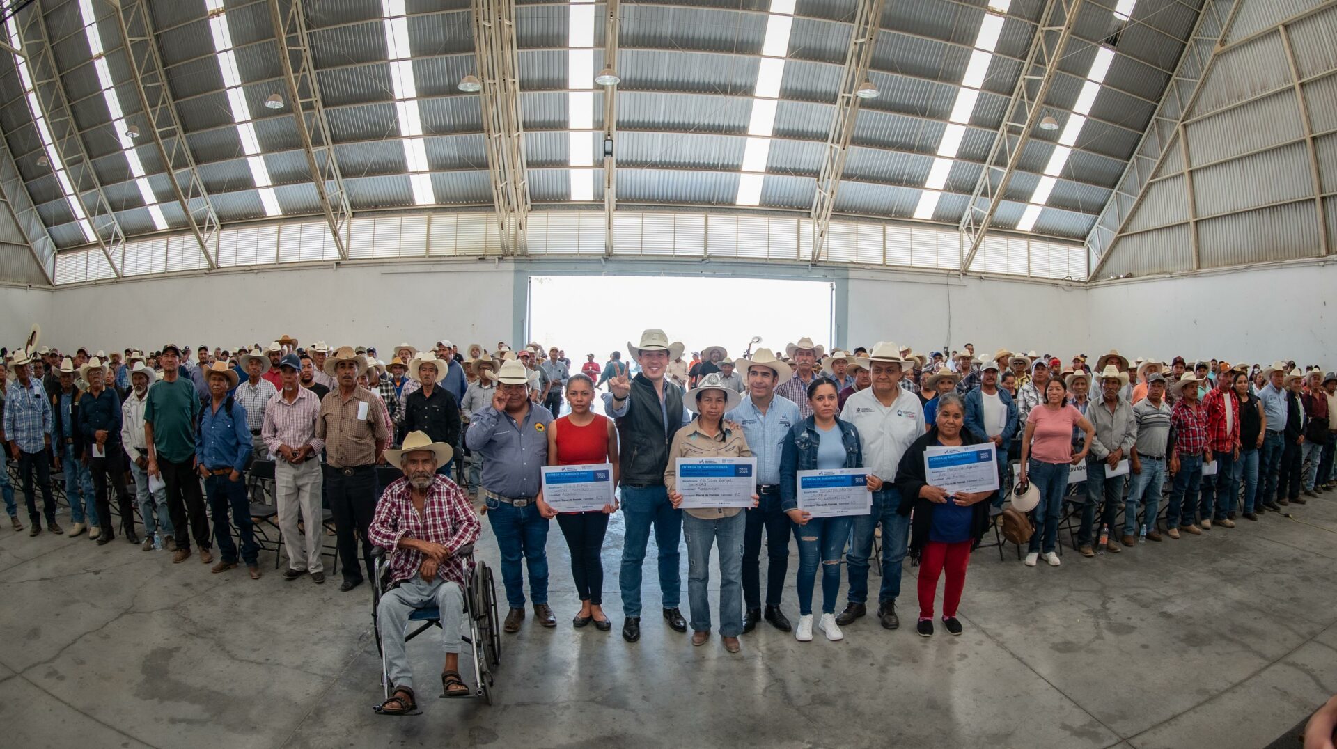 Refuerza El Marqués apoyo al campo con entrega de 29 mil pacas de ...
